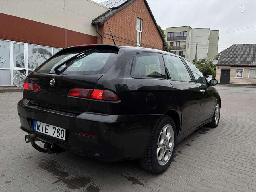 Black Alfa Romeo 156 2004 in Joniskis, with an engine capacity of 1.91 L and mileage of 369 thousand km for 630 €, photo 14 on AUTOMOTO.COM.LV