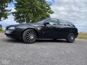 Black Alfa Romeo 156 2005 in Joniskis, with an engine capacity of 1.90 L and mileage of 286 thousand km for 599 €, photo 4 on AUTOMOTO.COM.LV