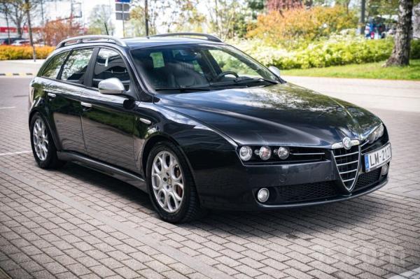 Melns Alfa Romeo 156 2009 Rīga, ar dzinēja tilpumu 2.40 L un nobraukumu 0 tūkst. km par 1070 €, foto 3 vietnē AUTOMOTO.COM.LV