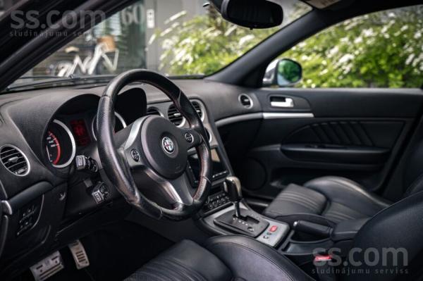 Melns Alfa Romeo 156 2009 Rīga, ar dzinēja tilpumu 2.40 L un nobraukumu 0 tūkst. km par 1070 €, foto 10 vietnē AUTOMOTO.COM.LV