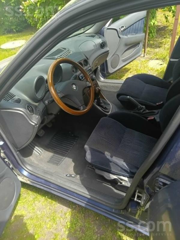 Синий Альфа Ромео 156 2000 в Рига, объемом двигателя 1.90 л и пробегом 258 тыс. км за 1100 €, фото 6 на AUTOMOTO.COM.LV