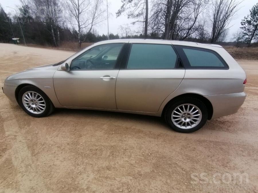 Brown Alfa Romeo 156 2003 in Riga, with an engine capacity of 2.40 L and mileage of 355 thousand km for 1550 €, photo 3 on AUTOMOTO.COM.LV