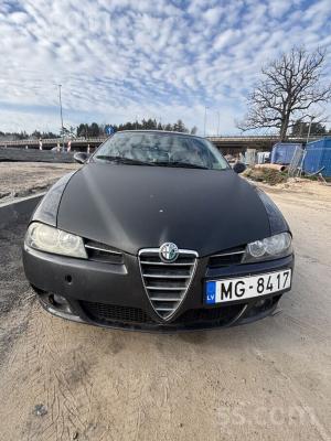 Серый Альфа Ромео 156 2005 в Рига, объемом двигателя 1.90 л и пробегом 250 тыс. км за 3000 €, фото 5 на AUTOMOTO.COM.LV