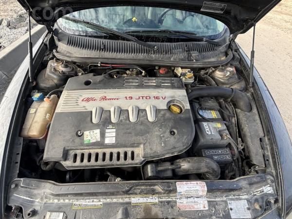Grey Alfa Romeo 156 2005 in Riga, with an engine capacity of 1.90 L and mileage of 250 thousand km for 3000 €, photo 6 on AUTOMOTO.COM.LV