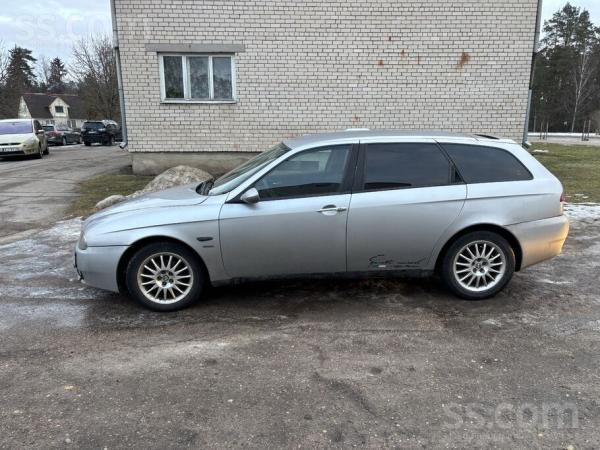 Grey Alfa Romeo 156 2004 in Cesis, with an engine capacity of 1.90 L and mileage of 304 thousand km for 450 €, photo 2 on AUTOMOTO.COM.LV