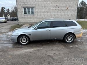 Серый Альфа Ромео 156 2004 в Цесис, объемом двигателя 1.90 л и пробегом 304 тыс. км за 450 €, фото 3 на AUTOMOTO.COM.LV