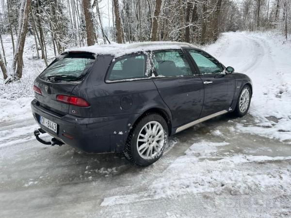 Grey Alfa Romeo 156 2005 in Aizkraukle, with an engine capacity of 1.90 L and mileage of 266 thousand km for 2650 €, photo 4 on AUTOMOTO.COM.LV