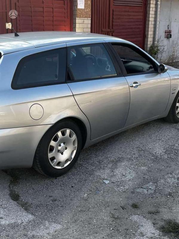 Grey Alfa Romeo 156 2005 in Panevezys, with an engine capacity of 1.90 L and mileage of 187 thousand km for 699 €, photo 5 on AUTOMOTO.COM.LV