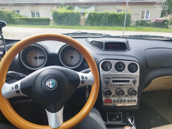Pelēks Alfa Romeo 156 2005 Šauļi, ar dzinēja tilpumu 1.90 L un nobraukumu 322 tūkst. km par 800 €, foto 2 vietnē AUTOMOTO.COM.LV
