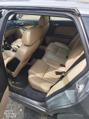 Pelēks Alfa Romeo 156 2005 Šauļi, ar dzinēja tilpumu 1.90 L un nobraukumu 322 tūkst. km par 800 €, foto 4 vietnē AUTOMOTO.COM.LV