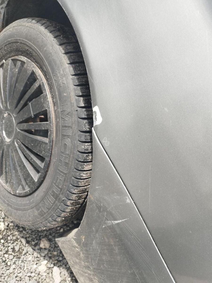 Pelēks Alfa Romeo 156 2005 Šauļi, ar dzinēja tilpumu 1.90 L un nobraukumu 322 tūkst. km par 800 €, foto 8 vietnē AUTOMOTO.COM.LV