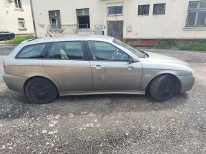 Pelēks Alfa Romeo 156 2005 Šauļi, ar dzinēja tilpumu 1.90 L un nobraukumu 322 tūkst. km par 800 €, foto 13 vietnē AUTOMOTO.COM.LV