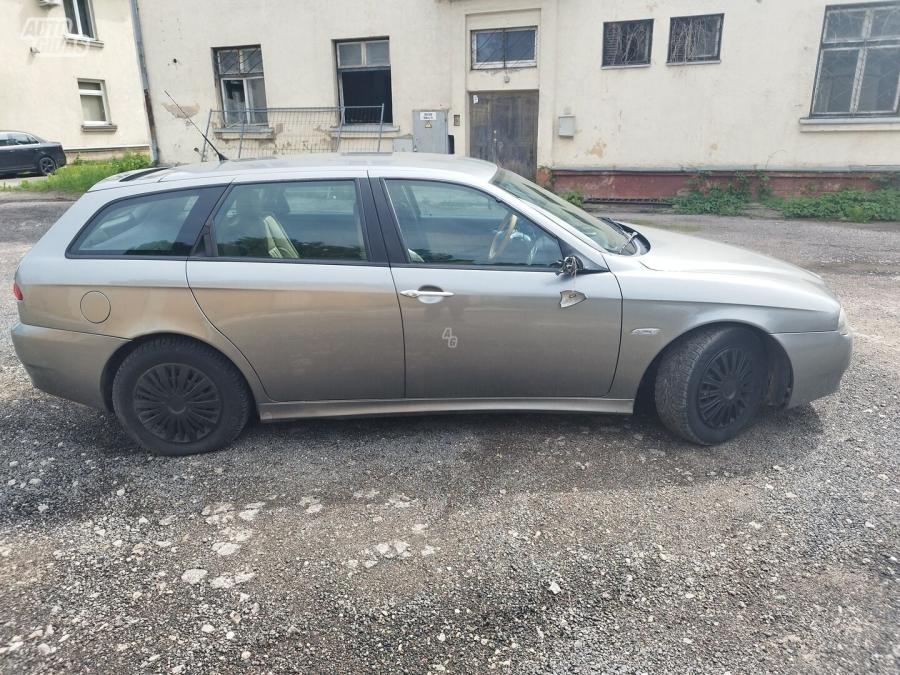 Pelēks Alfa Romeo 156 2005 Šauļi, ar dzinēja tilpumu 1.90 L un nobraukumu 322 tūkst. km par 800 €, foto 13 vietnē AUTOMOTO.COM.LV