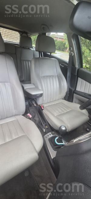 Pelēks Alfa Romeo 156 2005 Talsi, ar dzinēja tilpumu 1.90 L un nobraukumu 154 tūkst. km par 3000 €, foto 4 vietnē AUTOMOTO.COM.LV