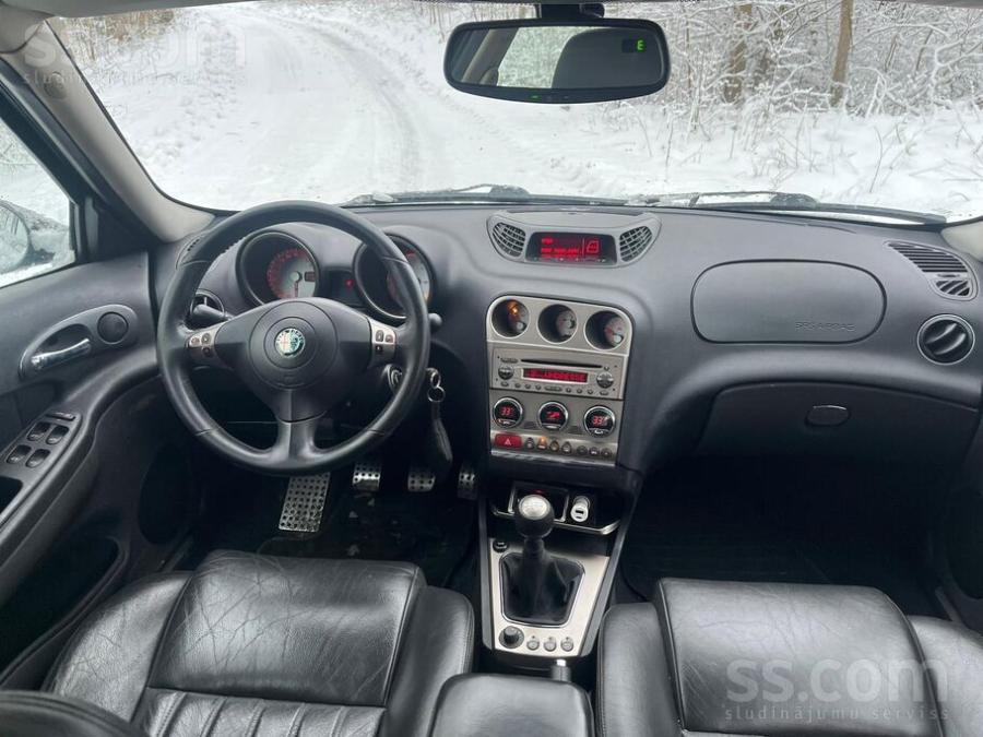 Pelēks Alfa Romeo 156 2005 Aizkraukle, ar dzinēja tilpumu 1.90 L un nobraukumu 266 tūkst. km par 2650 €, foto 7 vietnē AUTOMOTO.COM.LV