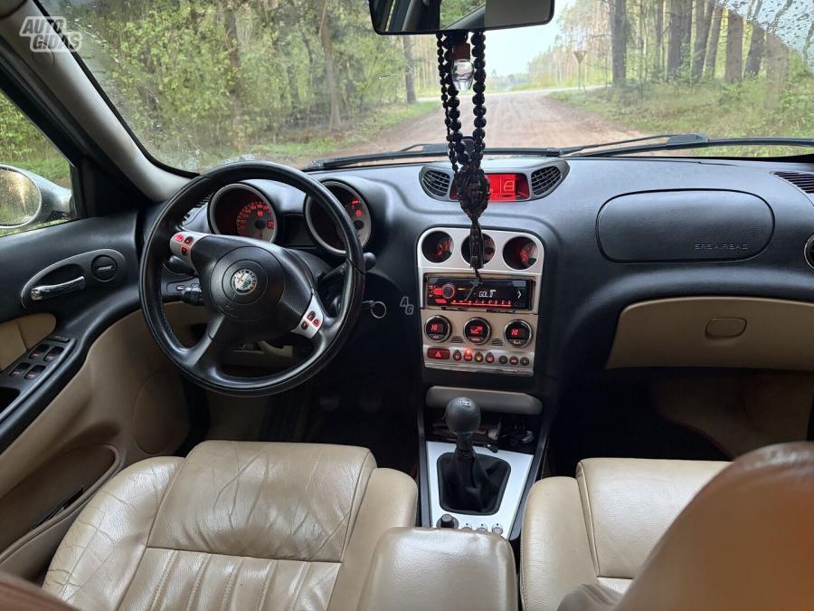 Альфа Ромео 156 2005 в Укмерге, объемом двигателя 1.90 л и пробегом 360 тыс. км за 800 €, фото 4 на AUTOMOTO.COM.LV