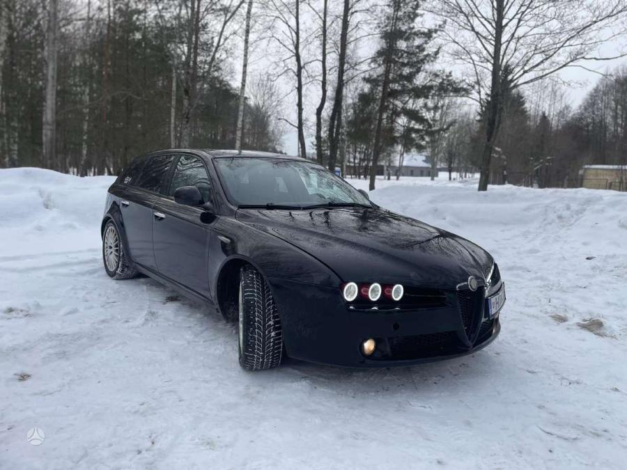 Melns Alfa Romeo 159 2007 Ignalina, ar dzinēja tilpumu 1.90 L un nobraukumu 400 tūkst. km par 1100 €, foto 3 vietnē AUTOMOTO.COM.LV