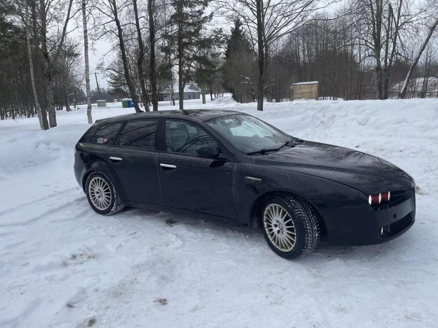Melns Alfa Romeo 159 2007 Ignalina, ar dzinēja tilpumu 1.90 L un nobraukumu 400 tūkst. km par 1100 €, foto 5 vietnē AUTOMOTO.COM.LV