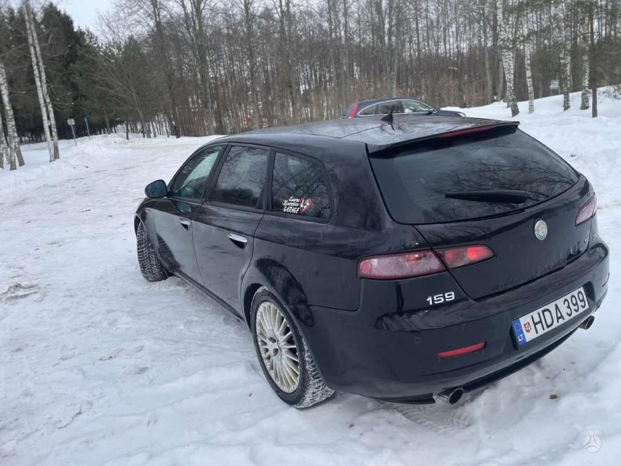 Melns Alfa Romeo 159 2007 Ignalina, ar dzinēja tilpumu 1.90 L un nobraukumu 400 tūkst. km par 1100 €, foto 7 vietnē AUTOMOTO.COM.LV