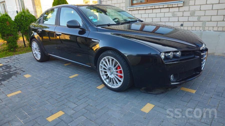 Melns Alfa Romeo 159 2006 Saldus, ar dzinēja tilpumu 2.40 L un nobraukumu 258 tūkst. km par 1600 €, foto 1 vietnē AUTOMOTO.COM.LV