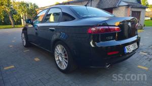 Melns Alfa Romeo 159 2006 Saldus, ar dzinēja tilpumu 2.40 L un nobraukumu 258 tūkst. km par 1600 €, foto 4 vietnē AUTOMOTO.COM.LV