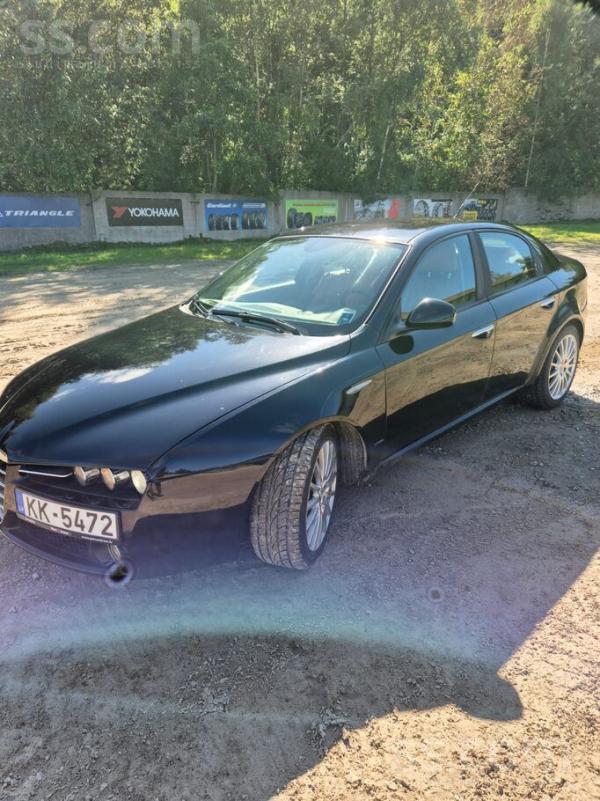 Melns Alfa Romeo 159 2006 Aizkraukle, ar dzinēja tilpumu 2.40 L un nobraukumu 252 tūkst. km par 1800 €, foto 5 vietnē AUTOMOTO.COM.LV