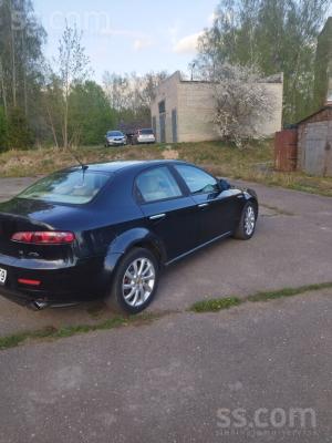 Melns Alfa Romeo 159 2006 Rīga, ar dzinēja tilpumu 1.90 L un nobraukumu 280 tūkst. km par 2000 €, foto  vietnē AUTOMOTO.COM.LV