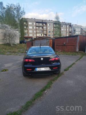 Black Alfa Romeo 159 2006 in Riga, with an engine capacity of 1.90 L and mileage of 280 thousand km for 2000 €, photo 3 on AUTOMOTO.COM.LV