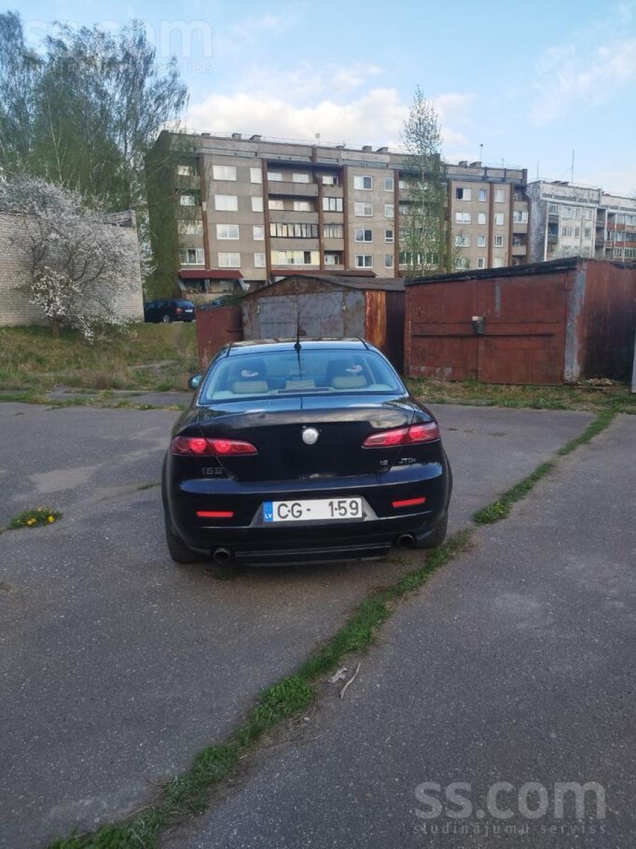 Black Alfa Romeo 159 2006 in Riga, with an engine capacity of 1.90 L and mileage of 280 thousand km for 2000 €, photo 3 on AUTOMOTO.COM.LV