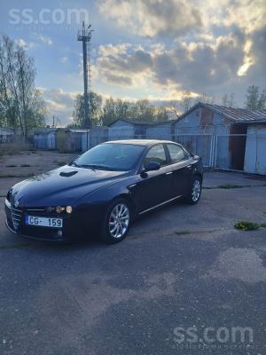 Black Alfa Romeo 159 2006 in Riga, with an engine capacity of 1.90 L and mileage of 280 thousand km for 2000 €, photo 5 on AUTOMOTO.COM.LV