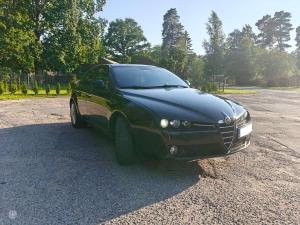 Black Alfa Romeo 159 2006 in Klaipeda, with an engine capacity of 2.20 L and mileage of 252 thousand km for 1200 €, photo 3 on AUTOMOTO.COM.LV