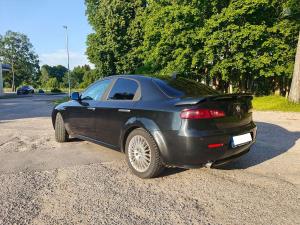 Black Alfa Romeo 159 2006 in Klaipeda, with an engine capacity of 2.20 L and mileage of 252 thousand km for 1200 €, photo 4 on AUTOMOTO.COM.LV