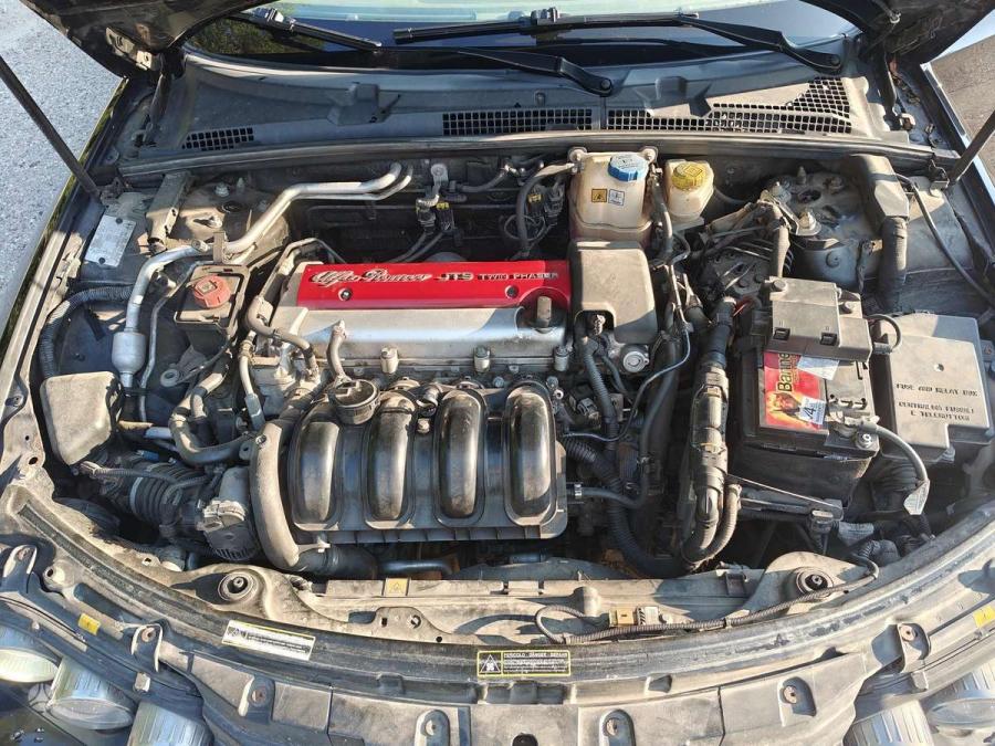 Black Alfa Romeo 159 2006 in Klaipeda, with an engine capacity of 2.20 L and mileage of 252 thousand km for 1200 €, photo 10 on AUTOMOTO.COM.LV