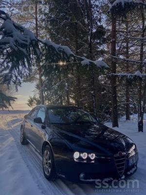 Альфа Ромео 159 2006 в Прейли на AUTOMOTO.COM.LV Черный Альфа Ромео 159 2006 в Прейли, объемом двигателя 1.90 л и пробегом 294 тыс. км за 2500 €, фото 1 на AUTOMOTO.COM.LV