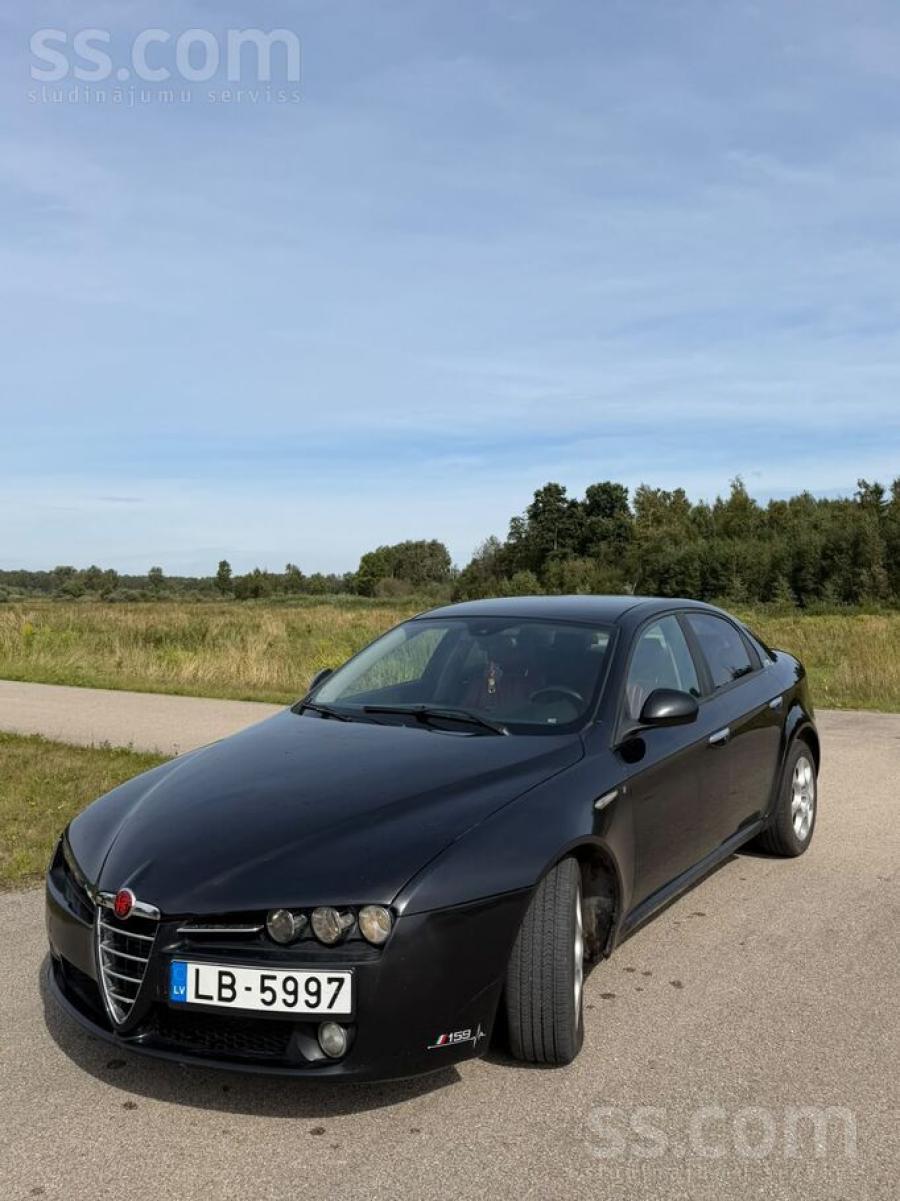 Black Alfa Romeo 159 2006 in Preili, with an engine capacity of 1.90 L and mileage of 294 thousand km for 2500 €, photo 3 on AUTOMOTO.COM.LV