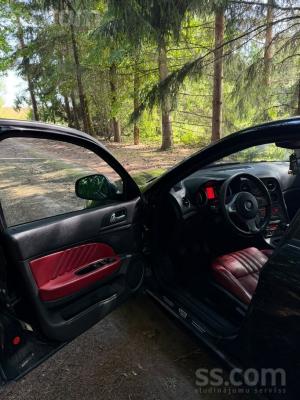 Black Alfa Romeo 159 2006 in Preili, with an engine capacity of 1.90 L and mileage of 294 thousand km for 2500 €, photo 10 on AUTOMOTO.COM.LV
