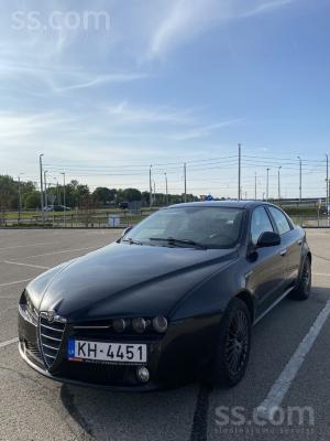 Melns Alfa Romeo 159 2007 Rīga, ar dzinēja tilpumu 2.40 L un nobraukumu 292 tūkst. km par 650 €, foto 1 vietnē AUTOMOTO.COM.LV