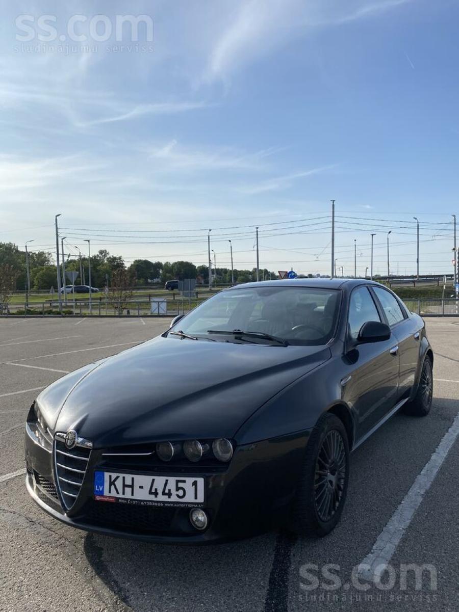 Melns Alfa Romeo 159 2007 Rīga, ar dzinēja tilpumu 2.40 L un nobraukumu 292 tūkst. km par 650 €, foto 1 vietnē AUTOMOTO.COM.LV