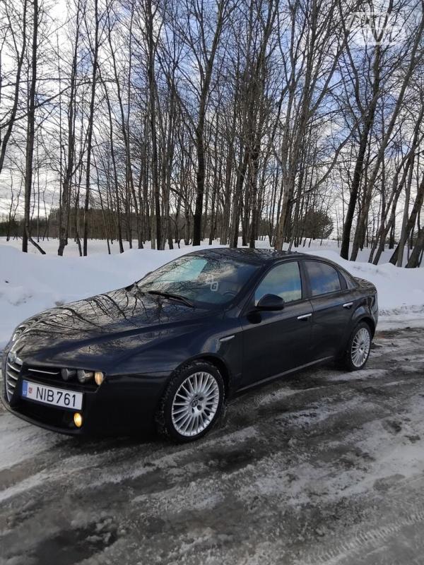 Melns Alfa Romeo 159 2007 Viļņa, ar dzinēja tilpumu 1.90 L un nobraukumu 295 tūkst. km par 800 €, foto 1 vietnē AUTOMOTO.COM.LV
