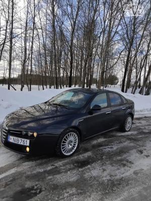 Melns Alfa Romeo 159 2007 Viļņa, ar dzinēja tilpumu 1.90 L un nobraukumu 295 tūkst. km par 800 €, foto  vietnē AUTOMOTO.COM.LV