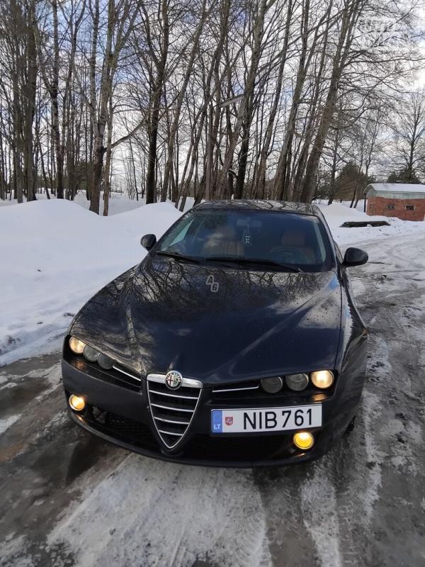 Melns Alfa Romeo 159 2007 Viļņa, ar dzinēja tilpumu 1.90 L un nobraukumu 295 tūkst. km par 800 €, foto 5 vietnē AUTOMOTO.COM.LV