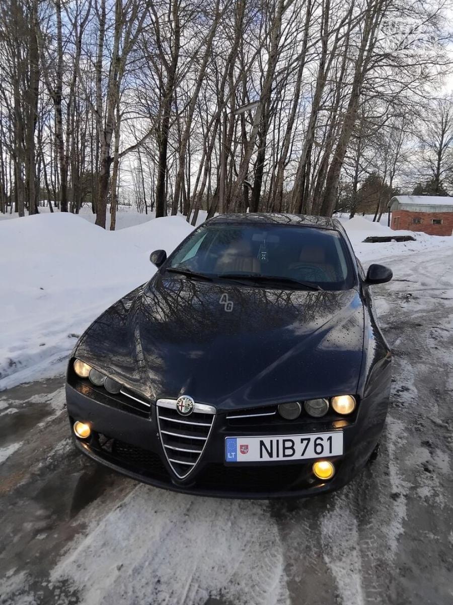 Melns Alfa Romeo 159 2007 Viļņa, ar dzinēja tilpumu 1.90 L un nobraukumu 295 tūkst. km par 800 €, foto 5 vietnē AUTOMOTO.COM.LV