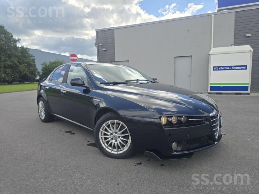 Melns Alfa Romeo 159 2007 Rīga, ar dzinēja tilpumu 1.90 L un nobraukumu 328 tūkst. km par 1790 €, foto 3 vietnē AUTOMOTO.COM.LV