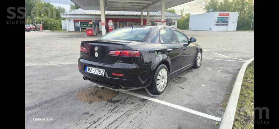 Melns Alfa Romeo 159 2007 Tukums, ar dzinēja tilpumu 2.40 L un nobraukumu 236 tūkst. km par 2399 €, foto 1 vietnē AUTOMOTO.COM.LV
