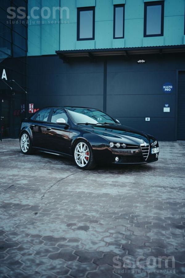 Melns Alfa Romeo 159 2008 Rīga, ar dzinēja tilpumu 2.40 L un nobraukumu 254 tūkst. km par 6800 €, foto 1 vietnē AUTOMOTO.COM.LV