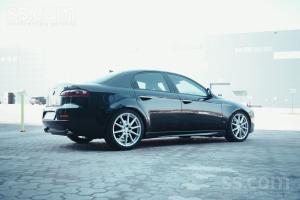 Melns Alfa Romeo 159 2008 Rīga, ar dzinēja tilpumu 2.40 L un nobraukumu 254 tūkst. km par 6800 €, foto 3 vietnē AUTOMOTO.COM.LV