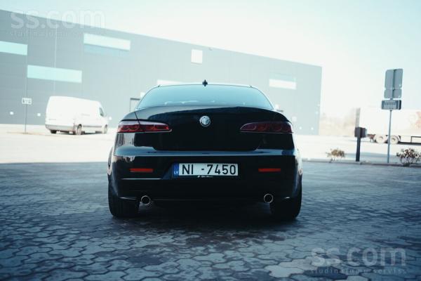 Melns Alfa Romeo 159 2008 Rīga, ar dzinēja tilpumu 2.40 L un nobraukumu 254 tūkst. km par 6800 €, foto 3 vietnē AUTOMOTO.COM.LV