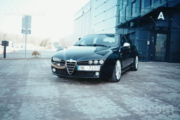 Melns Alfa Romeo 159 2008 Rīga, ar dzinēja tilpumu 2.40 L un nobraukumu 254 tūkst. km par 6800 €, foto 5 vietnē AUTOMOTO.COM.LV