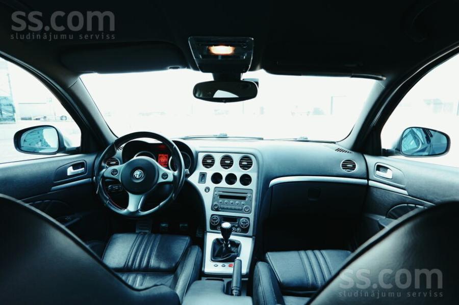Melns Alfa Romeo 159 2008 Rīga, ar dzinēja tilpumu 2.40 L un nobraukumu 254 tūkst. km par 6800 €, foto 14 vietnē AUTOMOTO.COM.LV