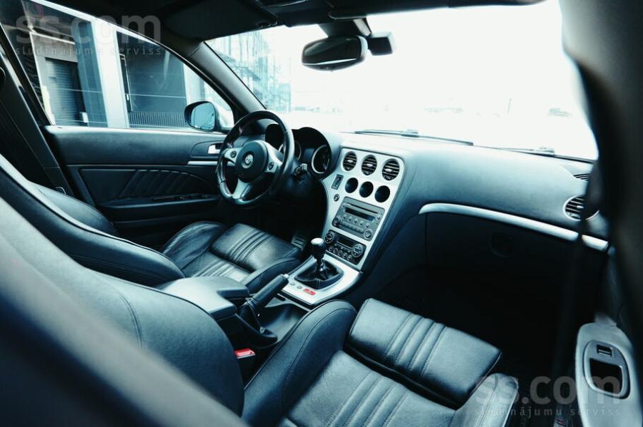 Melns Alfa Romeo 159 2008 Rīga, ar dzinēja tilpumu 2.40 L un nobraukumu 254 tūkst. km par 6800 €, foto 15 vietnē AUTOMOTO.COM.LV
